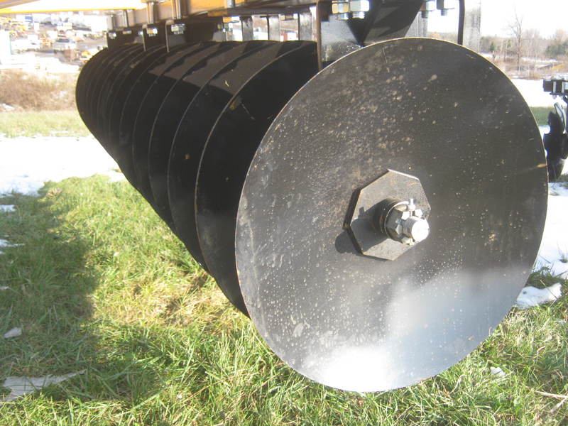 BRYAN'S FARM | American 2428 Offset Disc